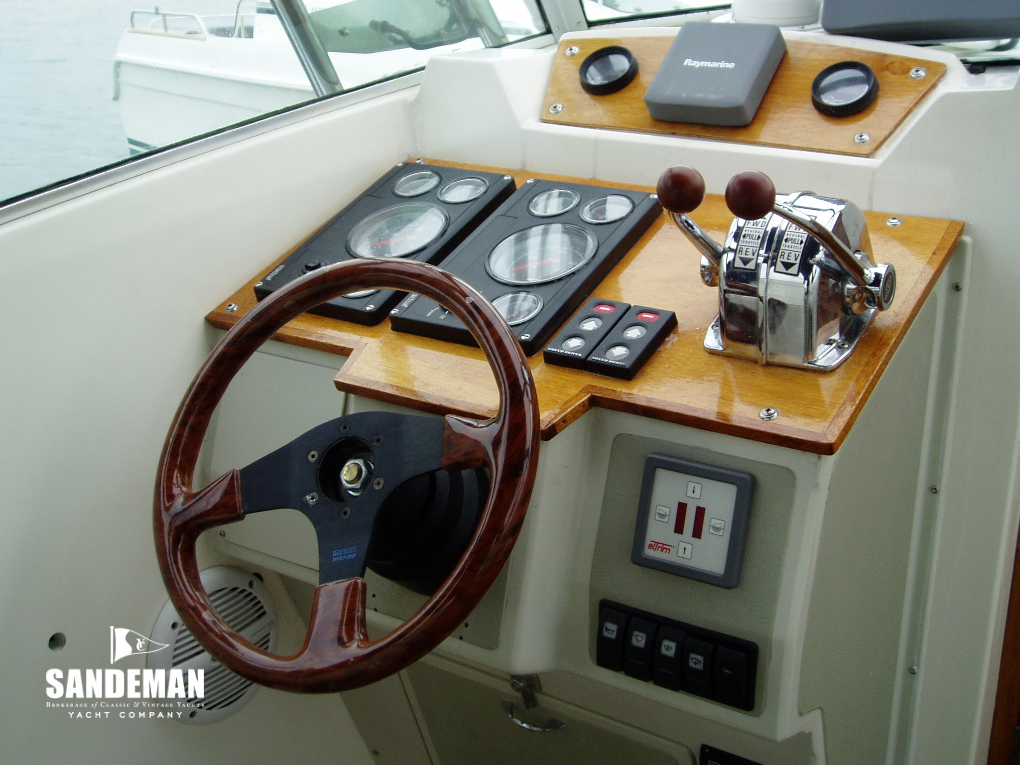 Levi Triana Tropica 25 - Sandeman Yacht Company