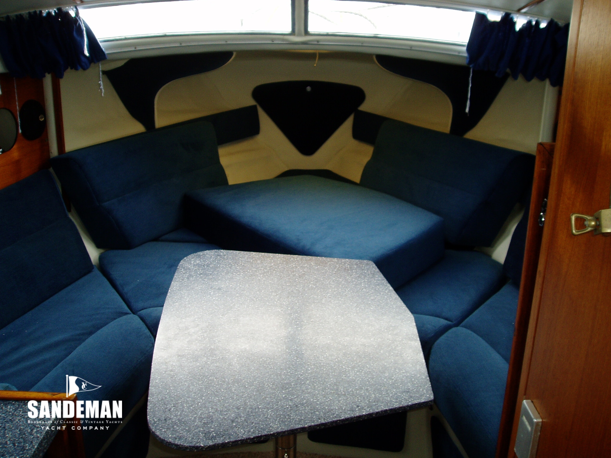 Levi Triana Tropica 25 - Sandeman Yacht Company