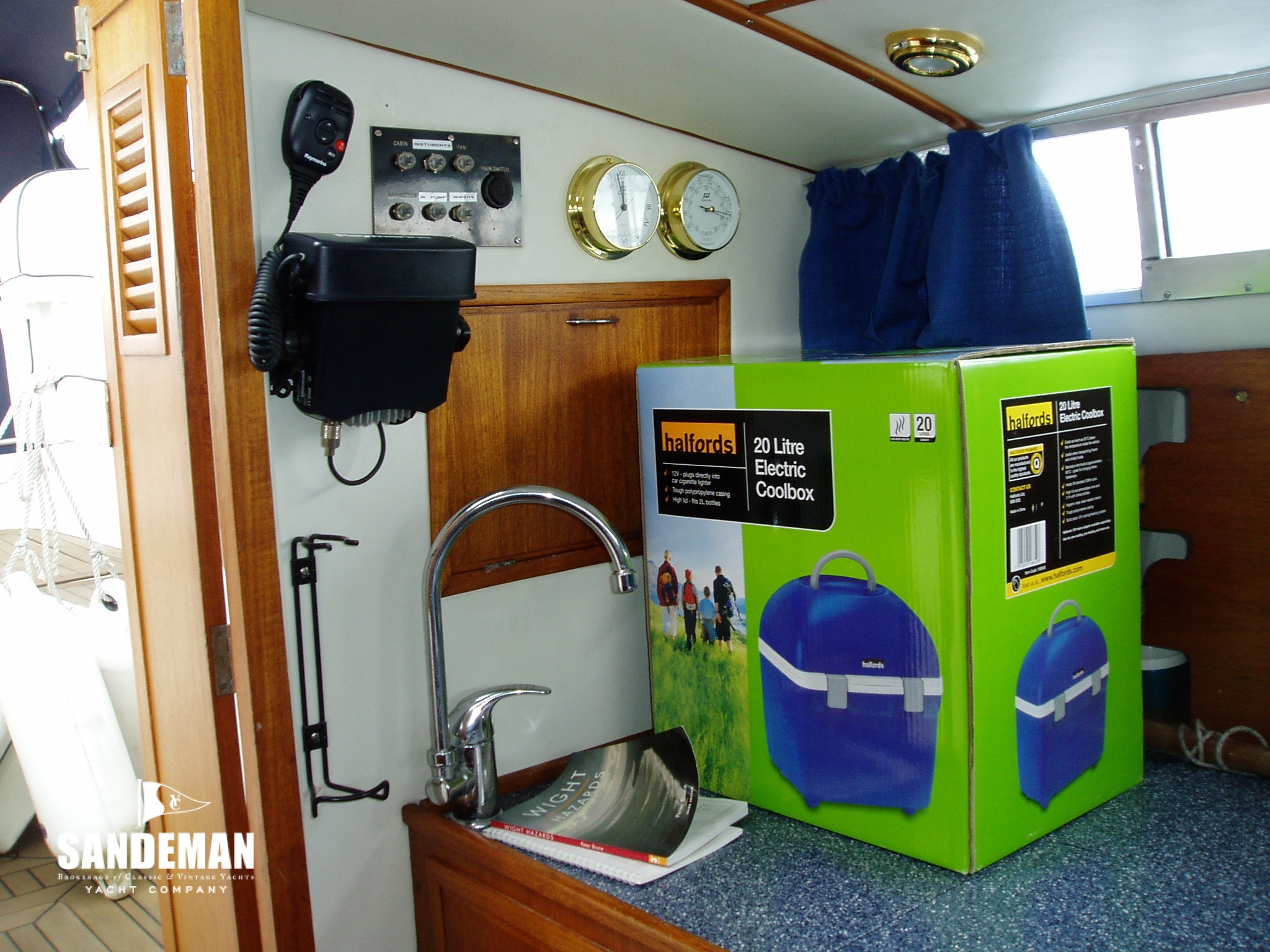 Levi Triana Tropica 25 - Sandeman Yacht Company