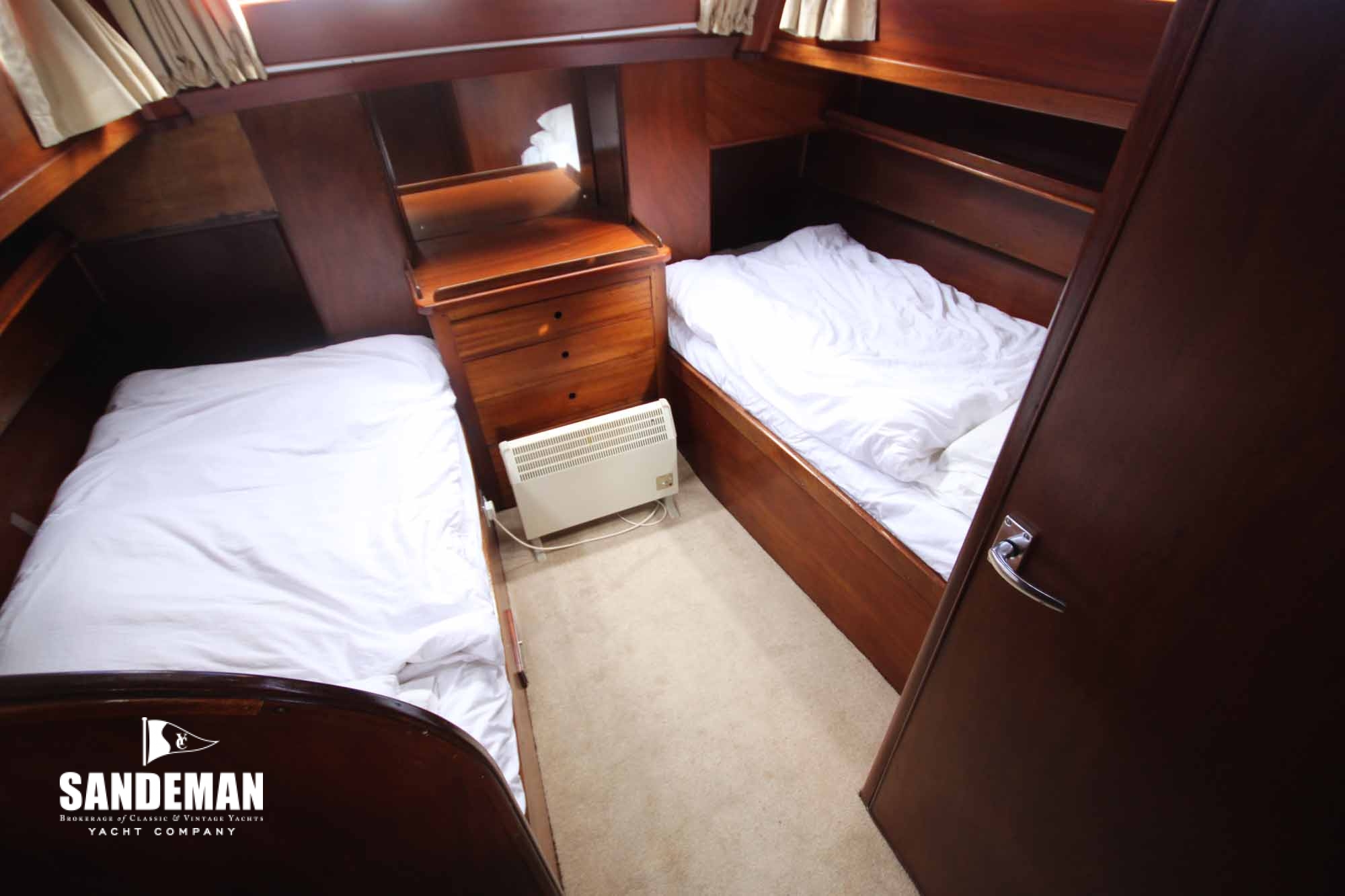 John Bain Staniland 40 ft Motor Yacht 1963 - Sandeman Yacht Company