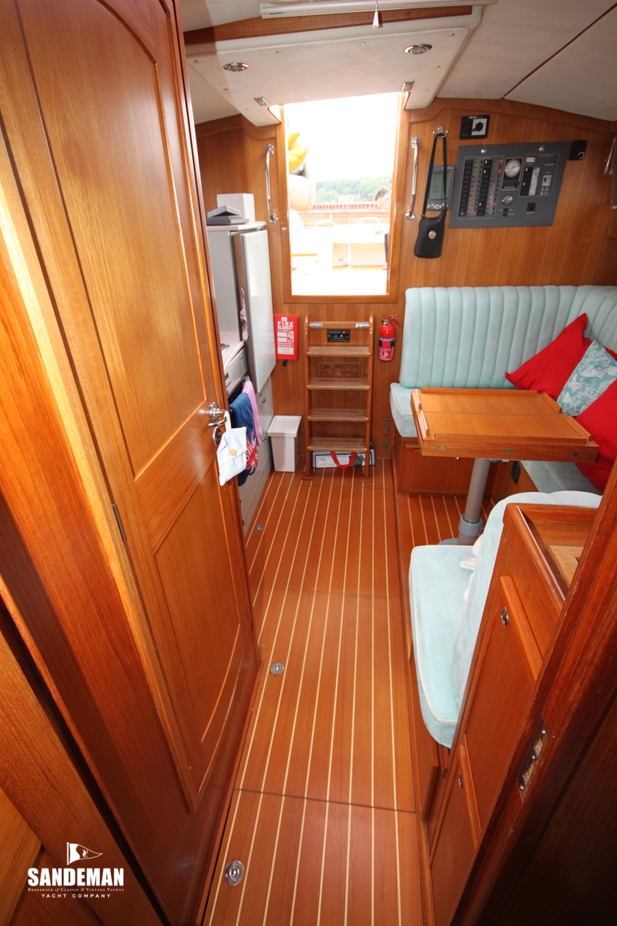 Fairey Swordsman 37 Aft Cockpit 2004 - Sandeman Yacht Company