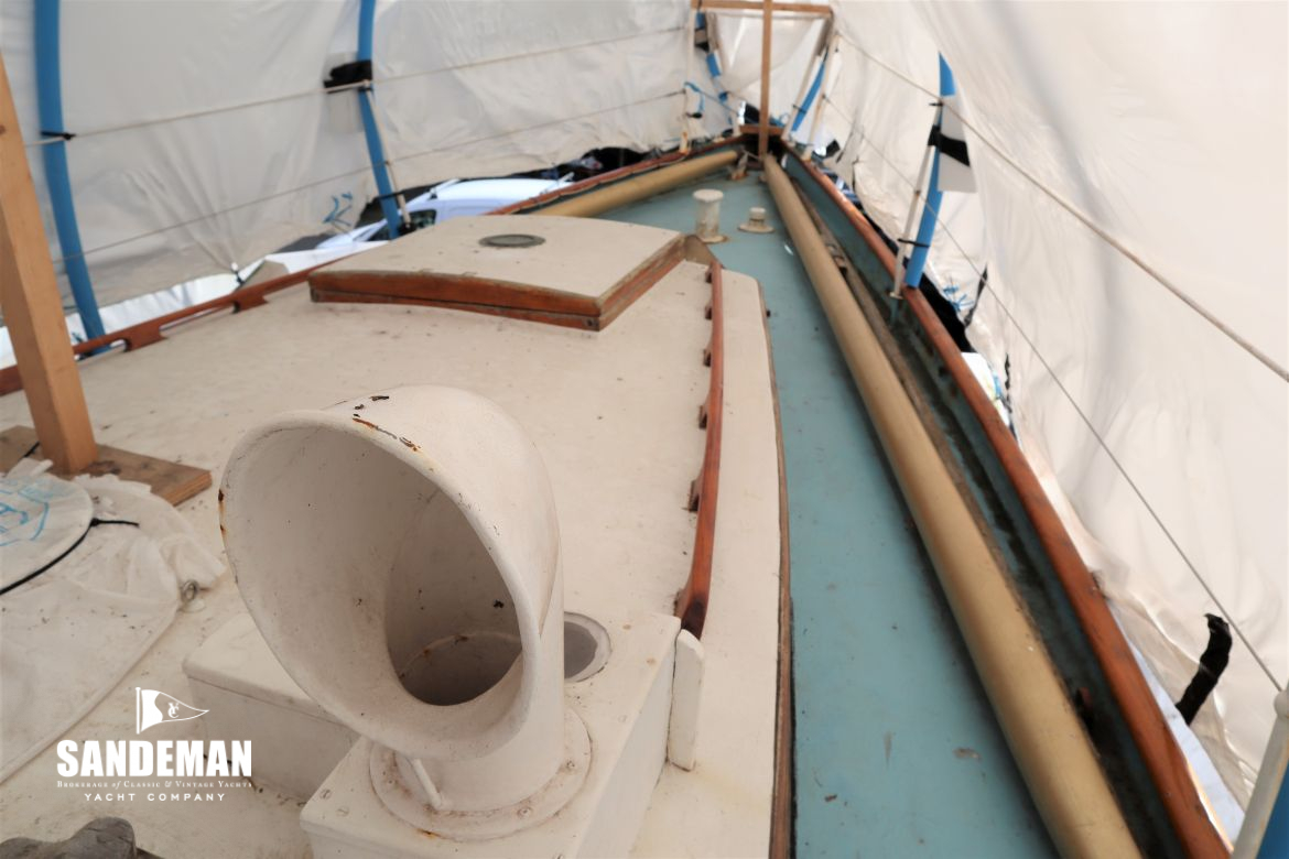 Robert Clark 46 ft Steel Bermudan Sloop 1958 - Refit Project - Sandeman ...