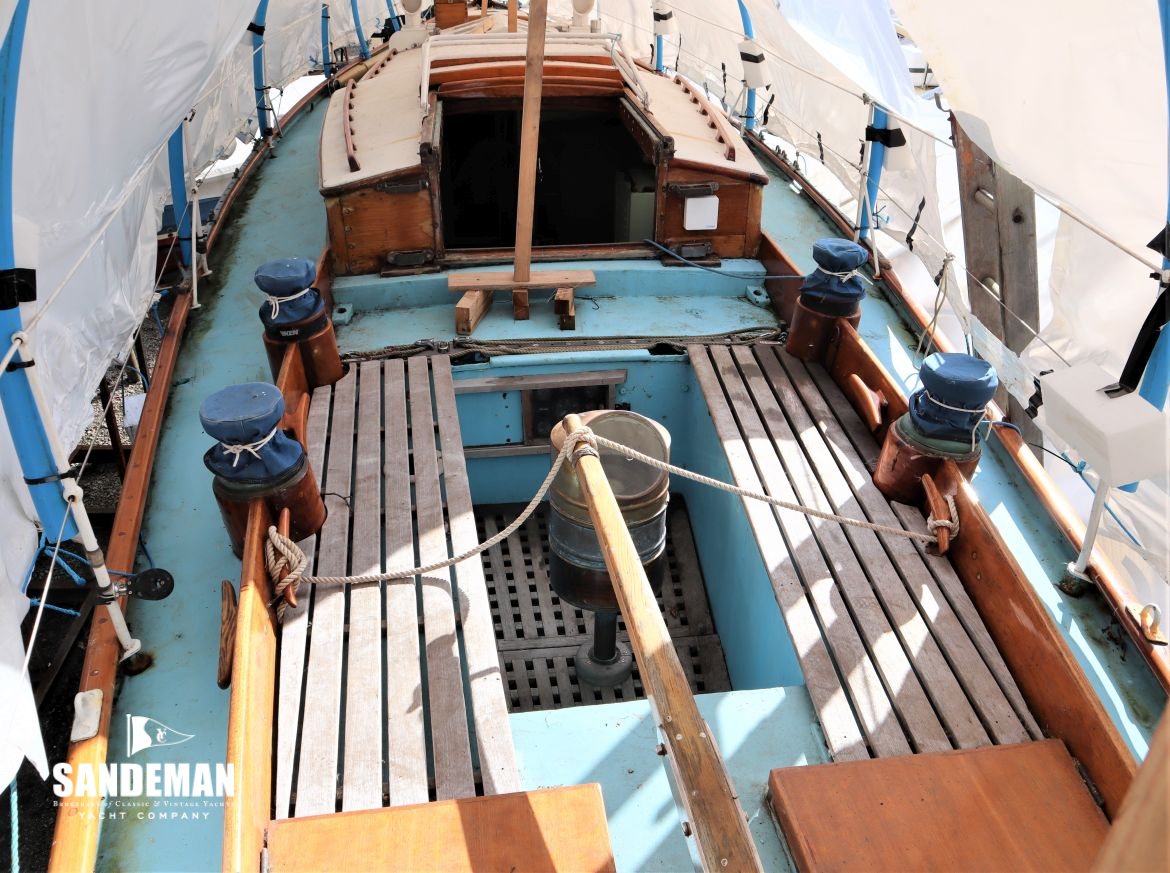 Robert Clark 46 ft Steel Bermudan Sloop 1958 - Refit Project - Sandeman ...