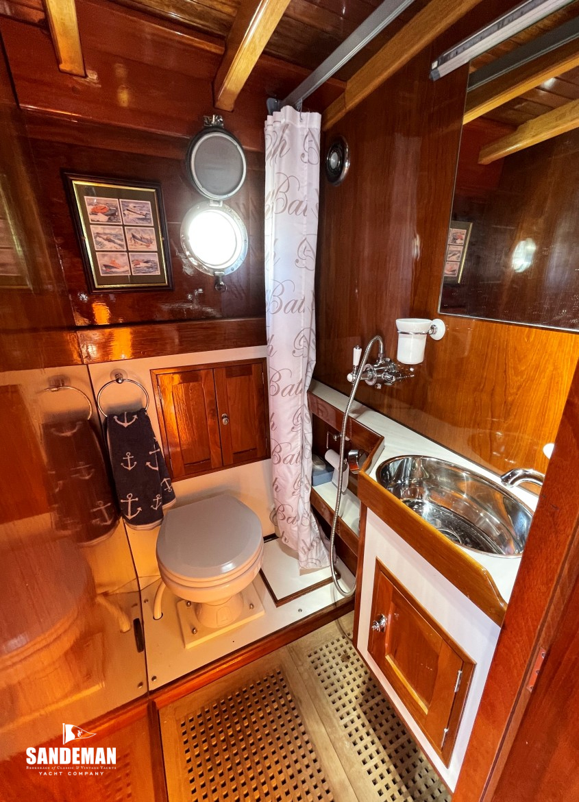 Reg Freeman-Attrill 40ft Twin Screw Motor Yacht 1966/2007 - Sandeman ...