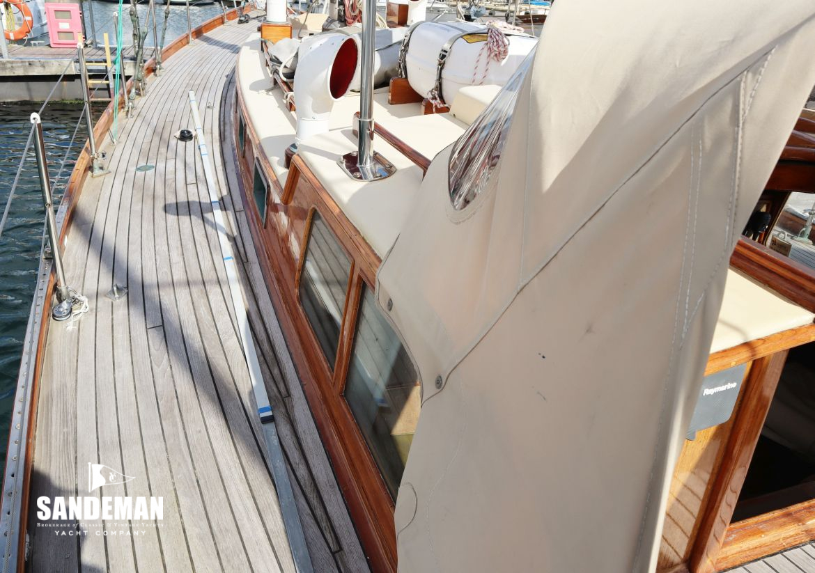 Arthur Robb 45 ft Bermudan Yawl 1970 - Sandeman Yacht Company