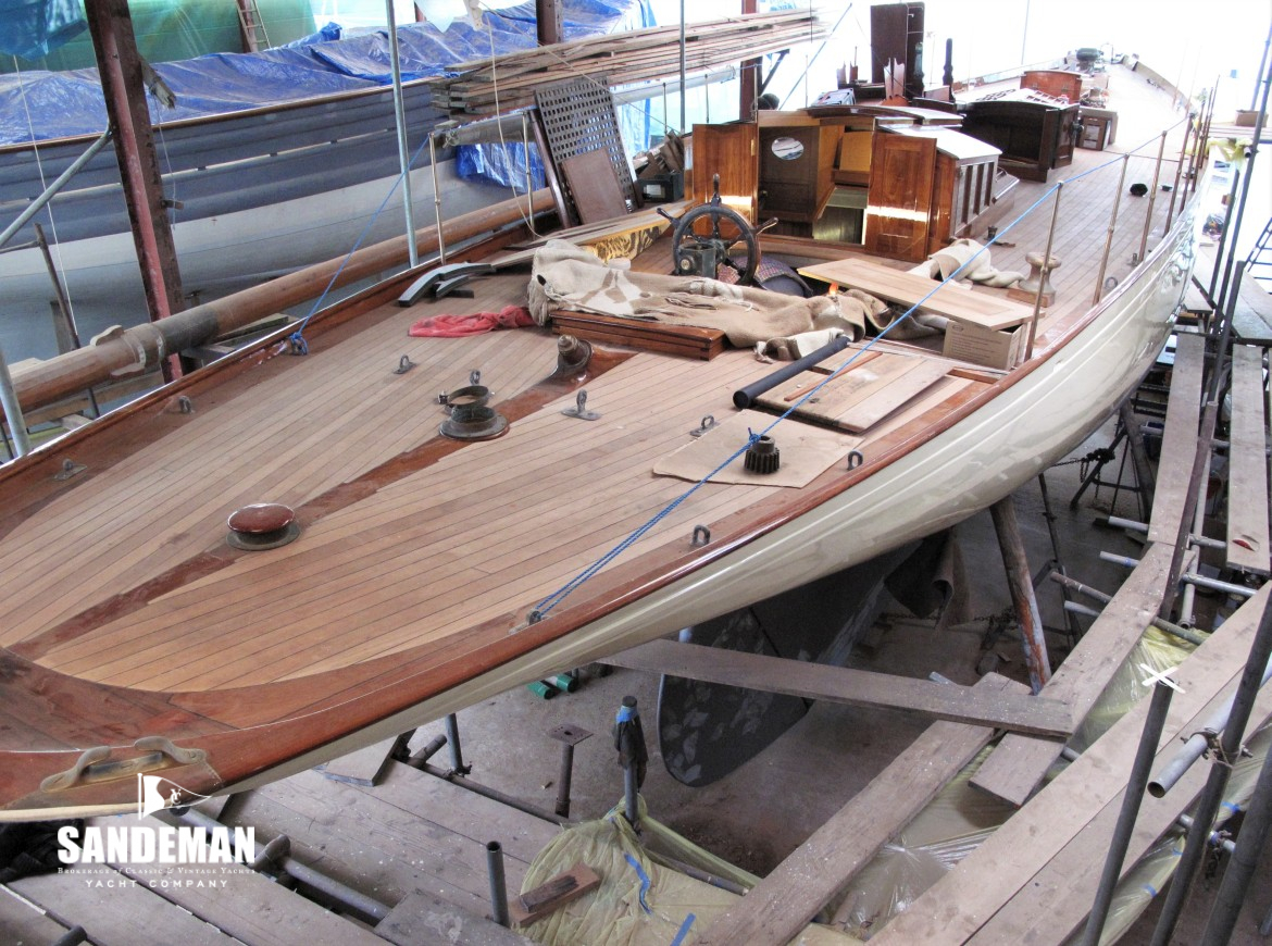 Charles E Nicholson 55 ft Gaff Yawl 1920/2011 - Sandeman Yacht Company