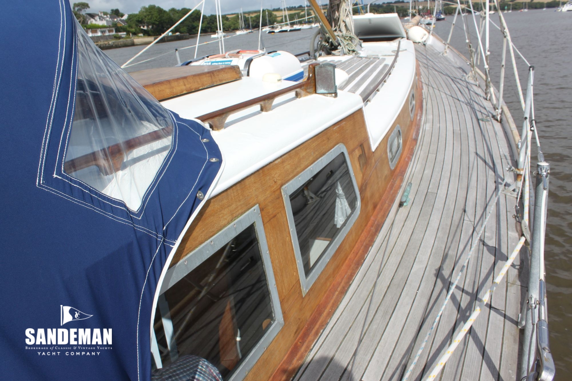 40 ft Kim Holman Ketch - Sandeman Yacht Company